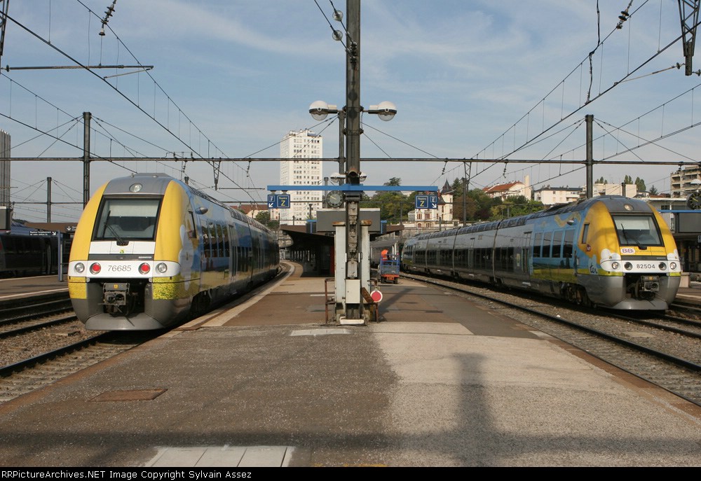 SNCF X 76685 - B 82504